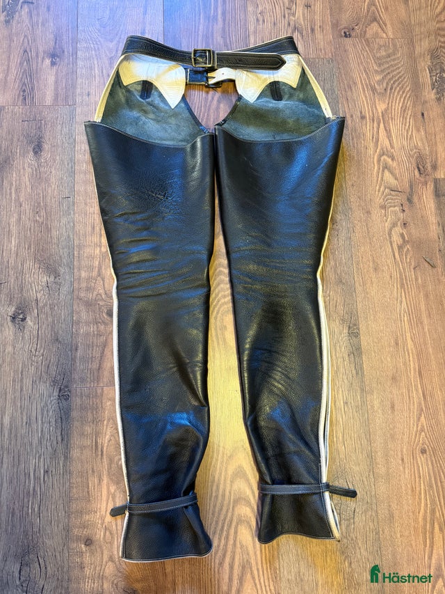 Parlanti långa chaps till salu i Odensbacken | Hästnet