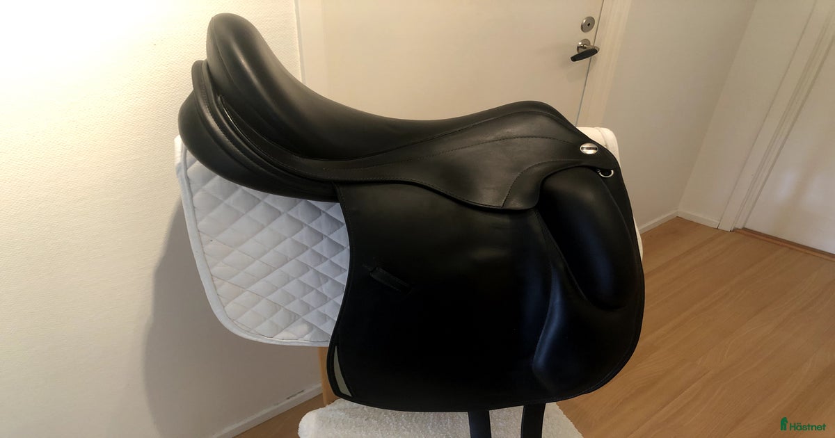 Erreplus Freestyle dressyrsadel 17-31 till salu i Landvetter | Hästnet
