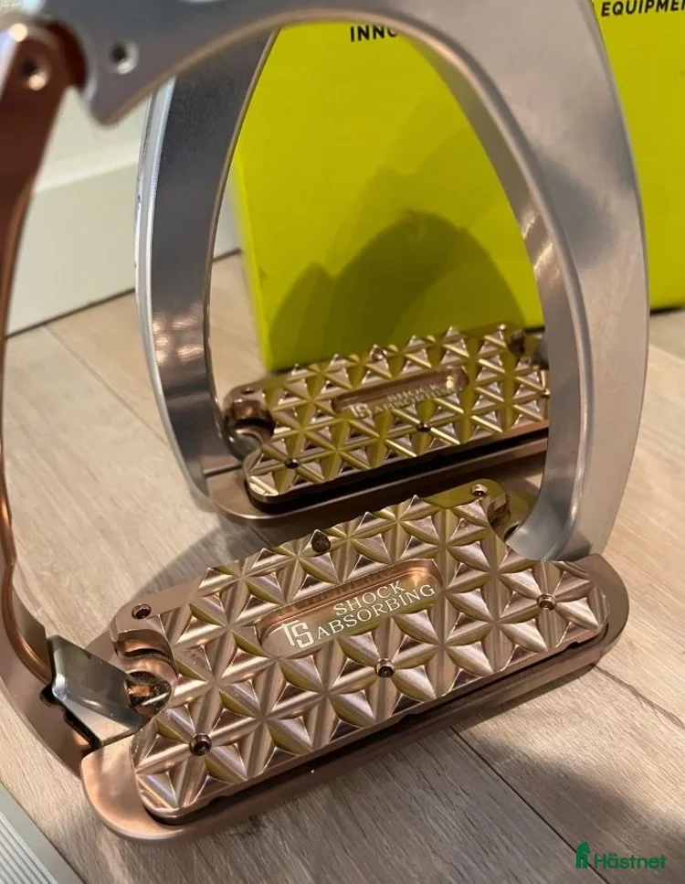 Tech Stirrups Venice Plus EVO till salu i Oviken | Hästnet