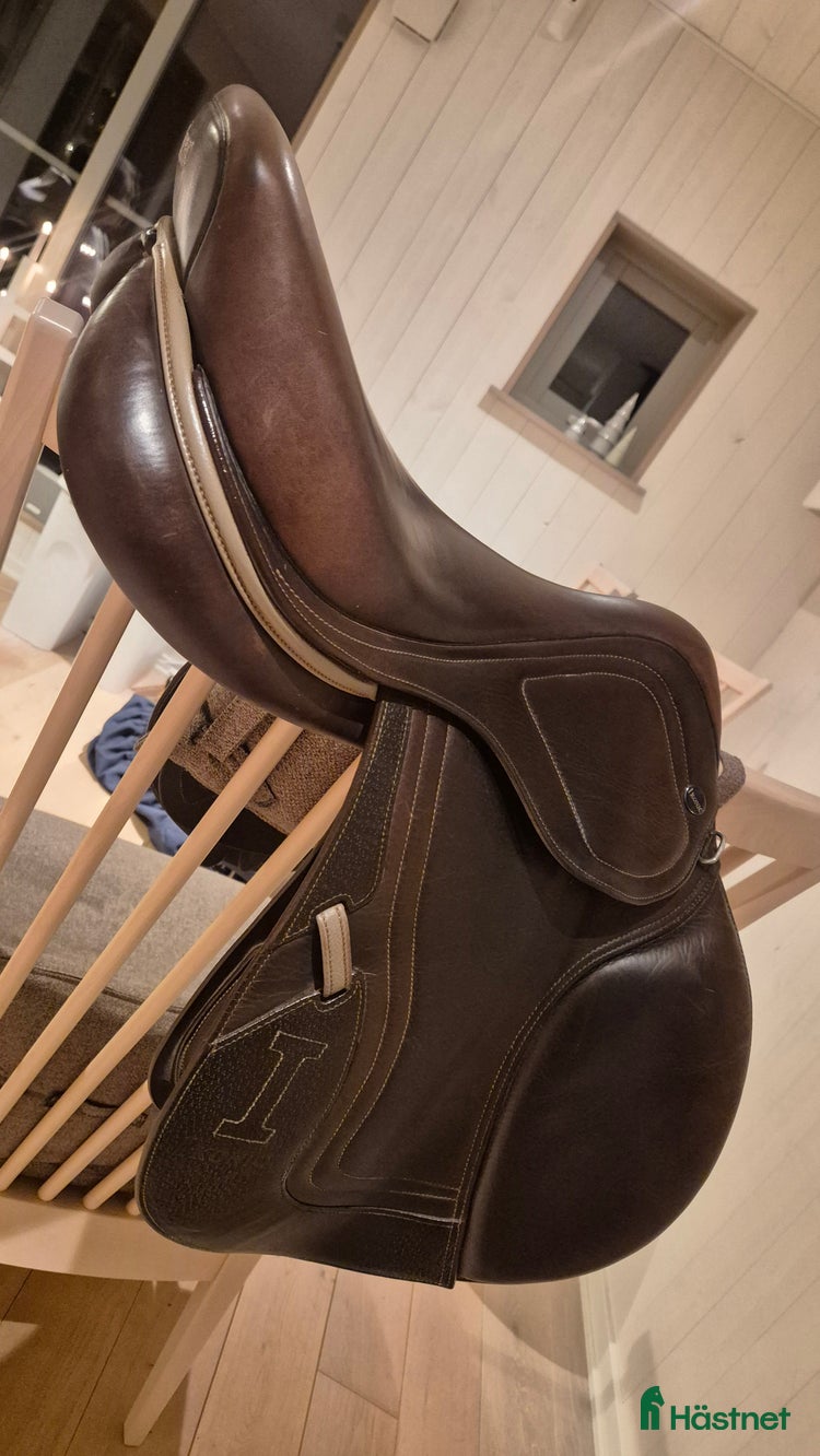 Ikonic evolutionline 17" till salu i Stora Höga | Hästnet